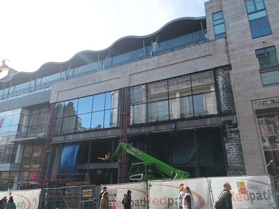 Redpath Construction | Buchanan Street glass installation